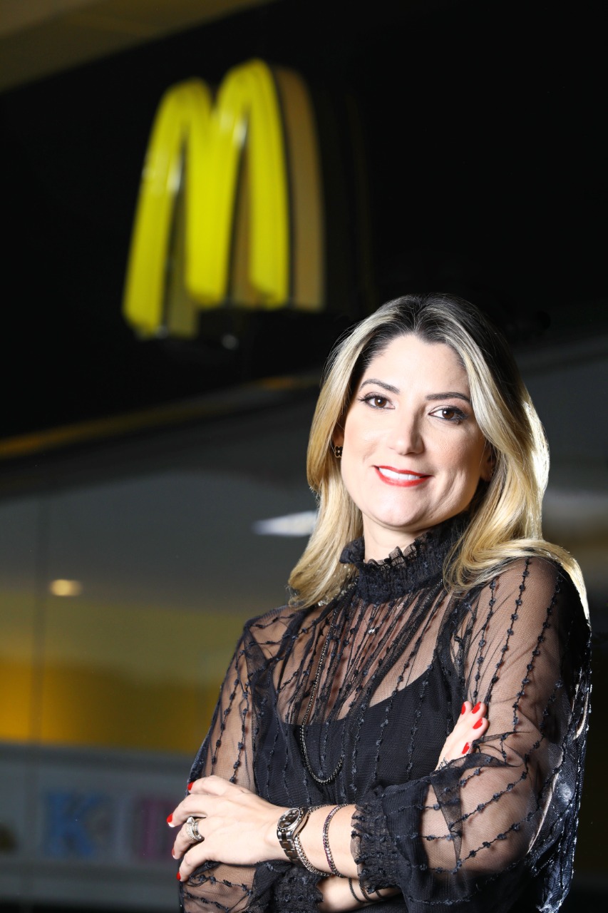 Grupo LEVVO celebra 25 anos de sucesso e empresária Laura Oliveira ...