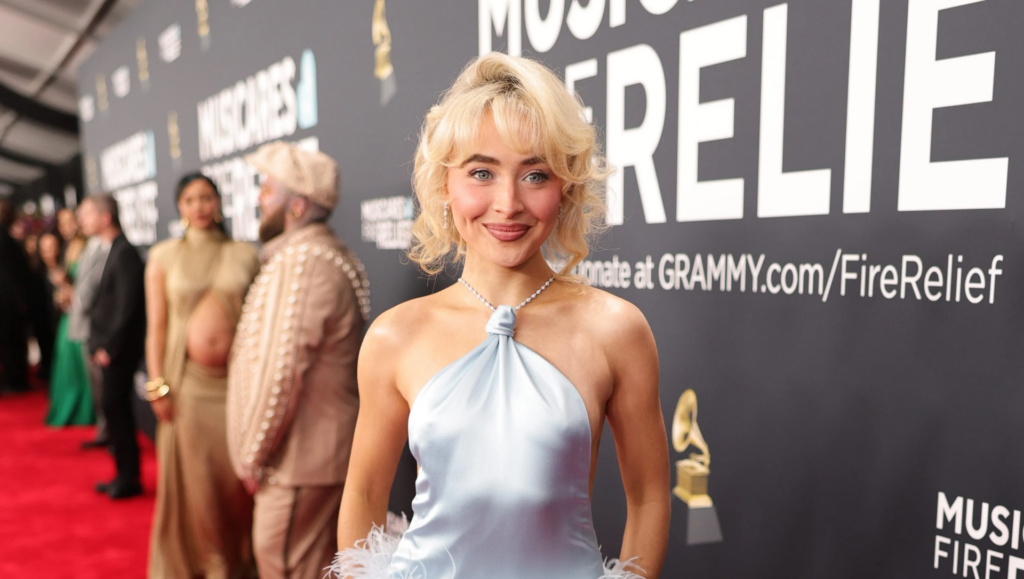 Moda: celebridades ousam no tapete vermelho do Grammy 2025